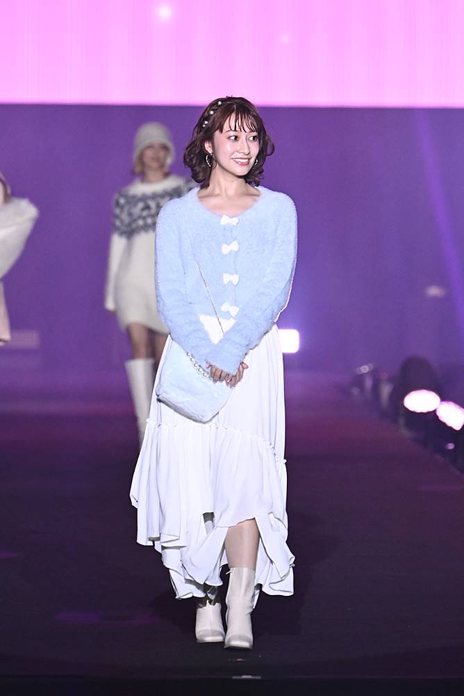 桜井玲香、6年半ぶりTGCランウェイ 爽やかニット＆スカートのコーデ(MusicVoice) | JMMAポータル