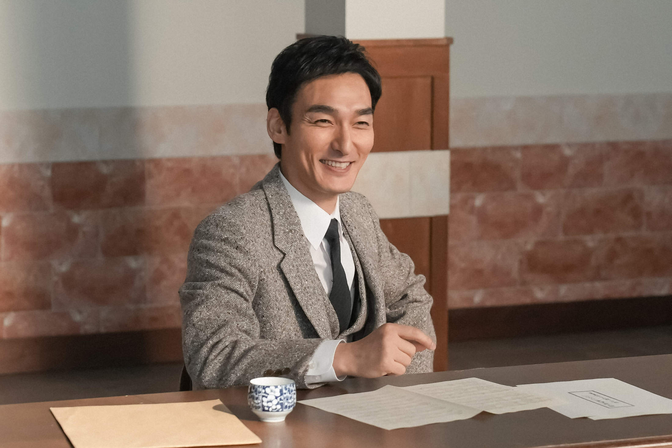 【来週のブギウギ】スズ子は羽鳥善一（草彅剛）が待つ東京へ、稽古に、恋にもがく中旗揚げ公演初日(エンタメNEXT) | JMMAポータル