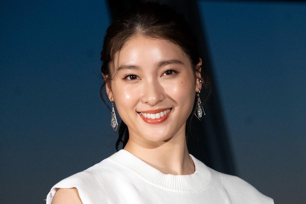 土屋太鳳、舘＆柴田に抱き寄せられる…“あぶない刑事”への出演を3ショットで報告「衝撃的にかっこよかった！」と回顧(WEBザテレビジョン) | JMMAポータル