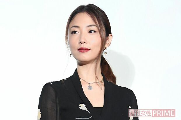 「完全に吹っ切れてる」MEGUMI、下着広告での大胆露出に見える“ドロ沼離婚グラドル”との共通点(週刊女性PRIME) | JMMAポータル